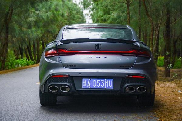 试驾官丨评测MG7，年轻人的轿跑，就该这么“燥”！ - 知乎