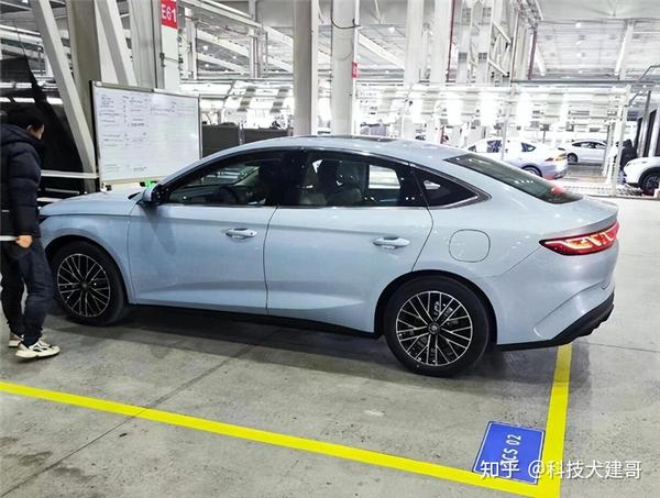 一文看懂小米SU7四种轮毂、轮胎；第五代DM-i百公里油耗不到4升 - 知乎