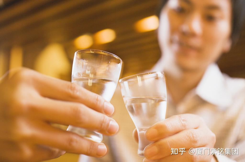 余生一杯酒,静而不争,足矣美哉 知乎