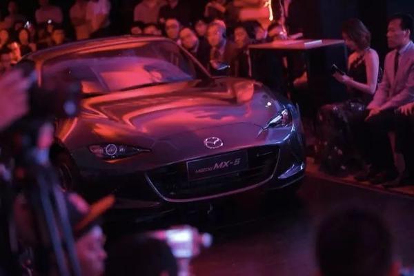 活动丨“兄弟”平分，CX-3/MX-5 RF亮相马自达品牌之夜 - 知乎