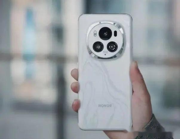 荣耀Magic6 Pro与华为Mate 60 Pro全面对比！