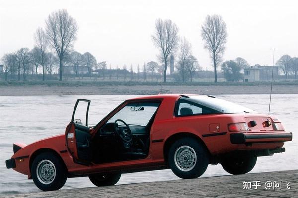 买了新车不开就是玩！从未上路行驶的1992年马自达RX-7 FD - 知乎