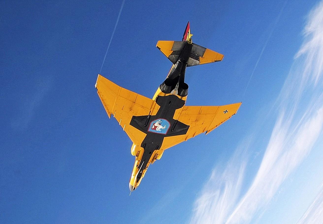 记忆中的战斗机4|最有名的寡妇制造者F-104 - 知乎