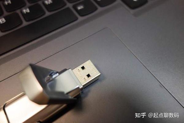 你管这叫U盘？超速了啊！aigo U393固态U盘体验 - 知乎