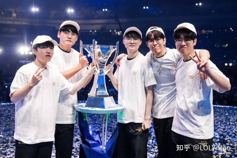 LoL Esports分享Faker四次捧起世界赛奖杯照片：伟大的十年 - 知乎