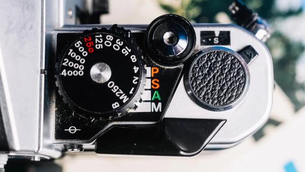 易碎美人——尼康FA单反相机回顾（转载自译版） - 知乎