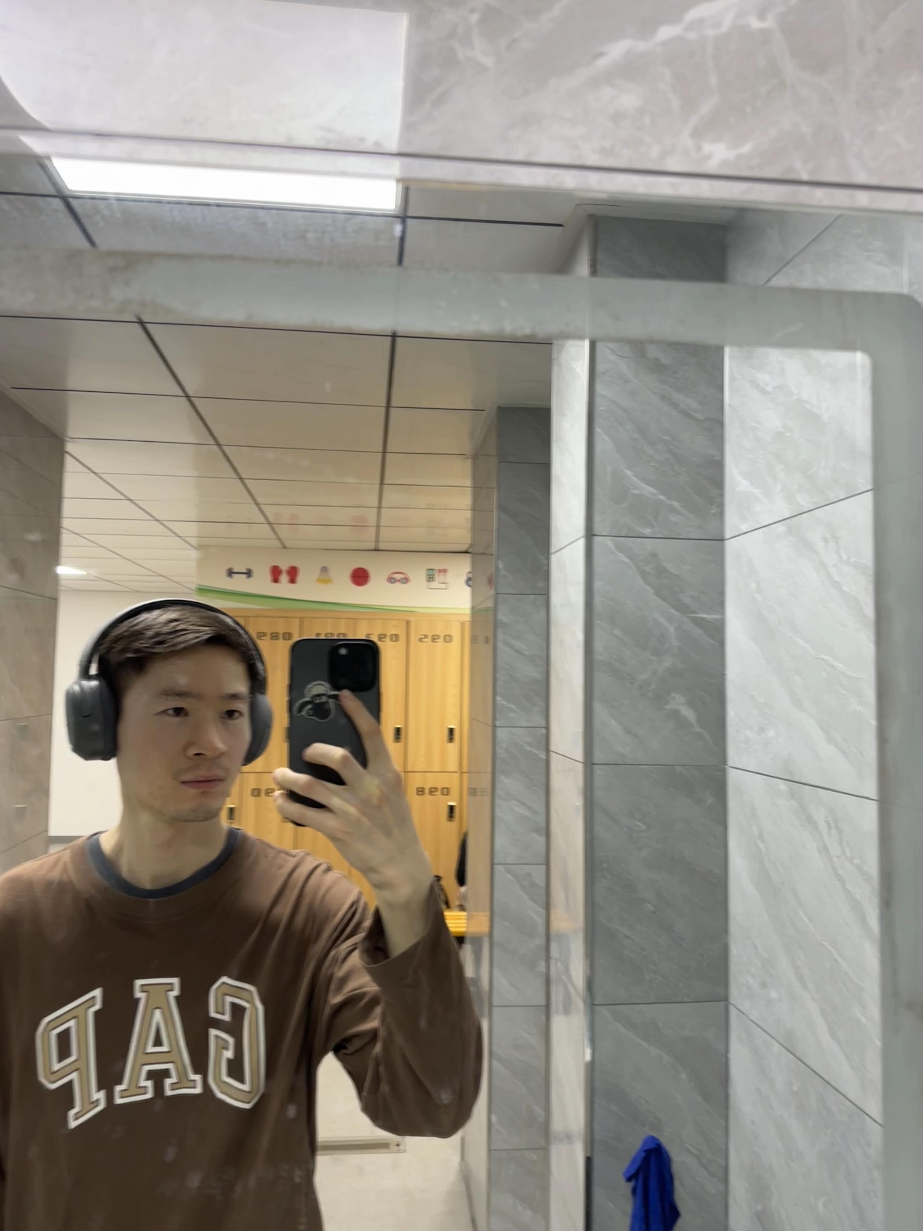 优衣库、ZARA、Gap、凡客、Lativ，请对这几个品牌的衣服，从质量和品味方面做个简单的比较?