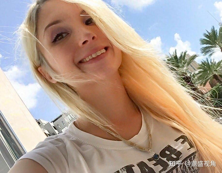 美国双馨女演员，派珀·佩里(Piper Perri),娇小体格下的强大活力 - 知乎