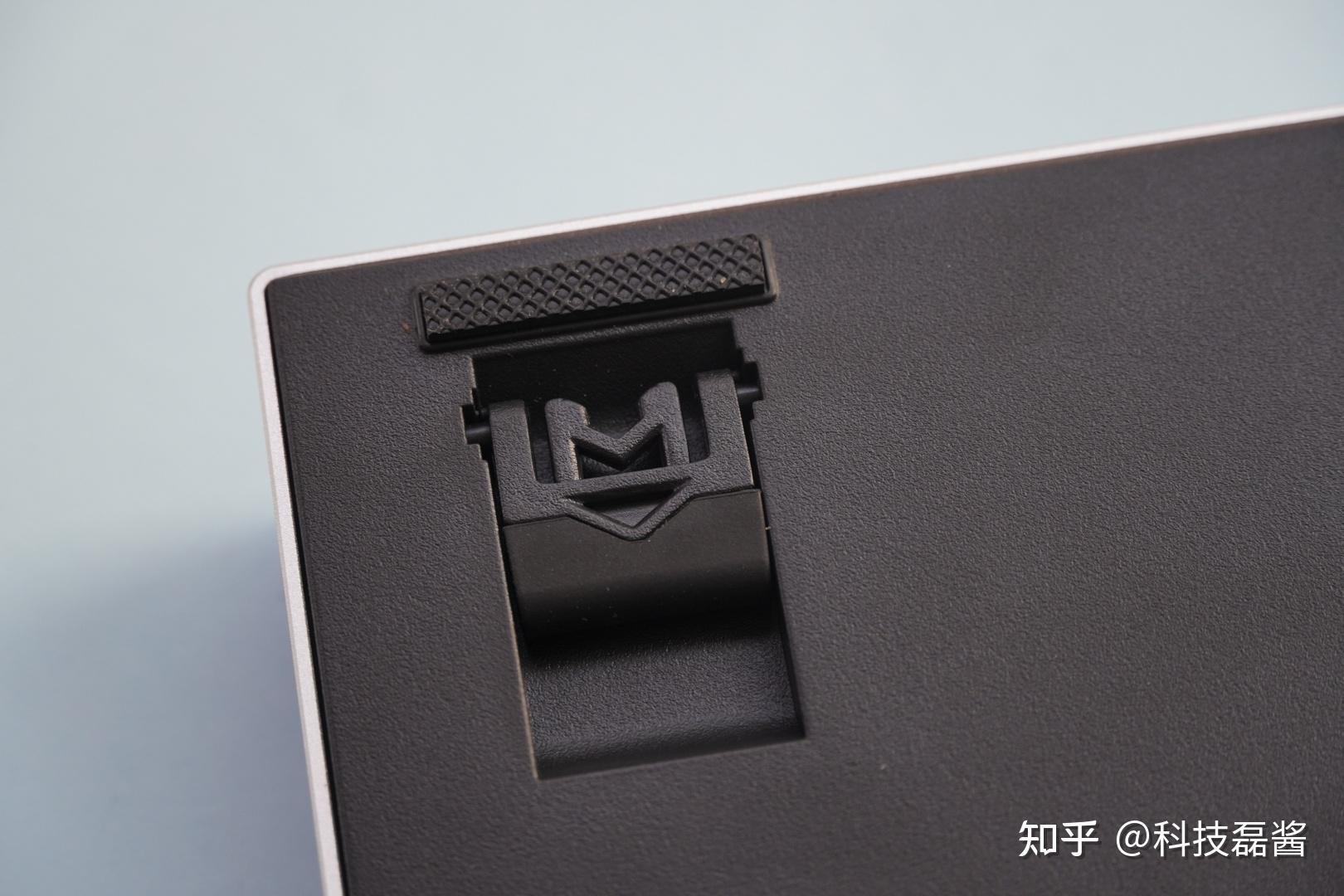 不到300也能买到铝合金三模机械键盘？雷柏V700-8A键盘体验 - 知乎