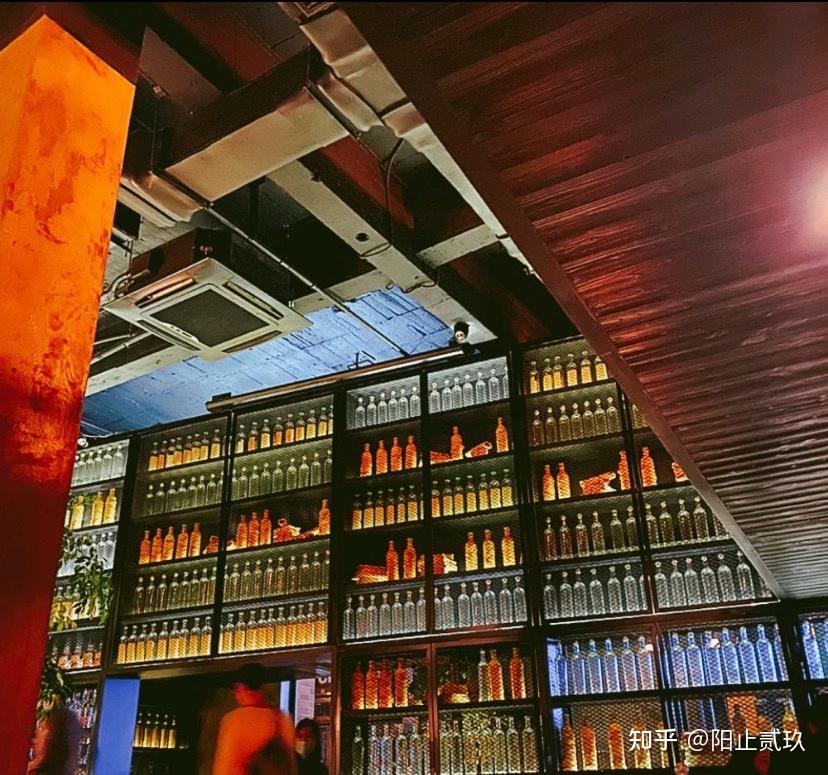 2021年上海酒吧推荐，年轻人必去打卡体验的上海酒吧+避坑指南（亲身实测，6月更新） - 知乎