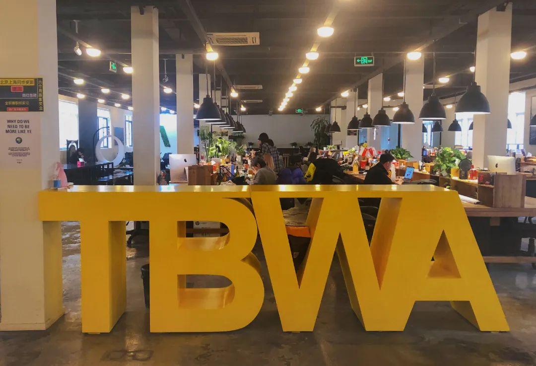TBWA\BOLT Shanghai时尚白皮书｜出走秀场，时尚如何全面入侵我们的生活？ - 知乎