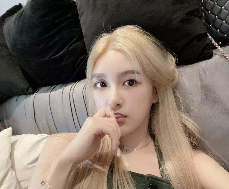 LPL官方开窍了?S9女解说就Rita去欧洲,其他人或沦落到二台整活 - 知乎