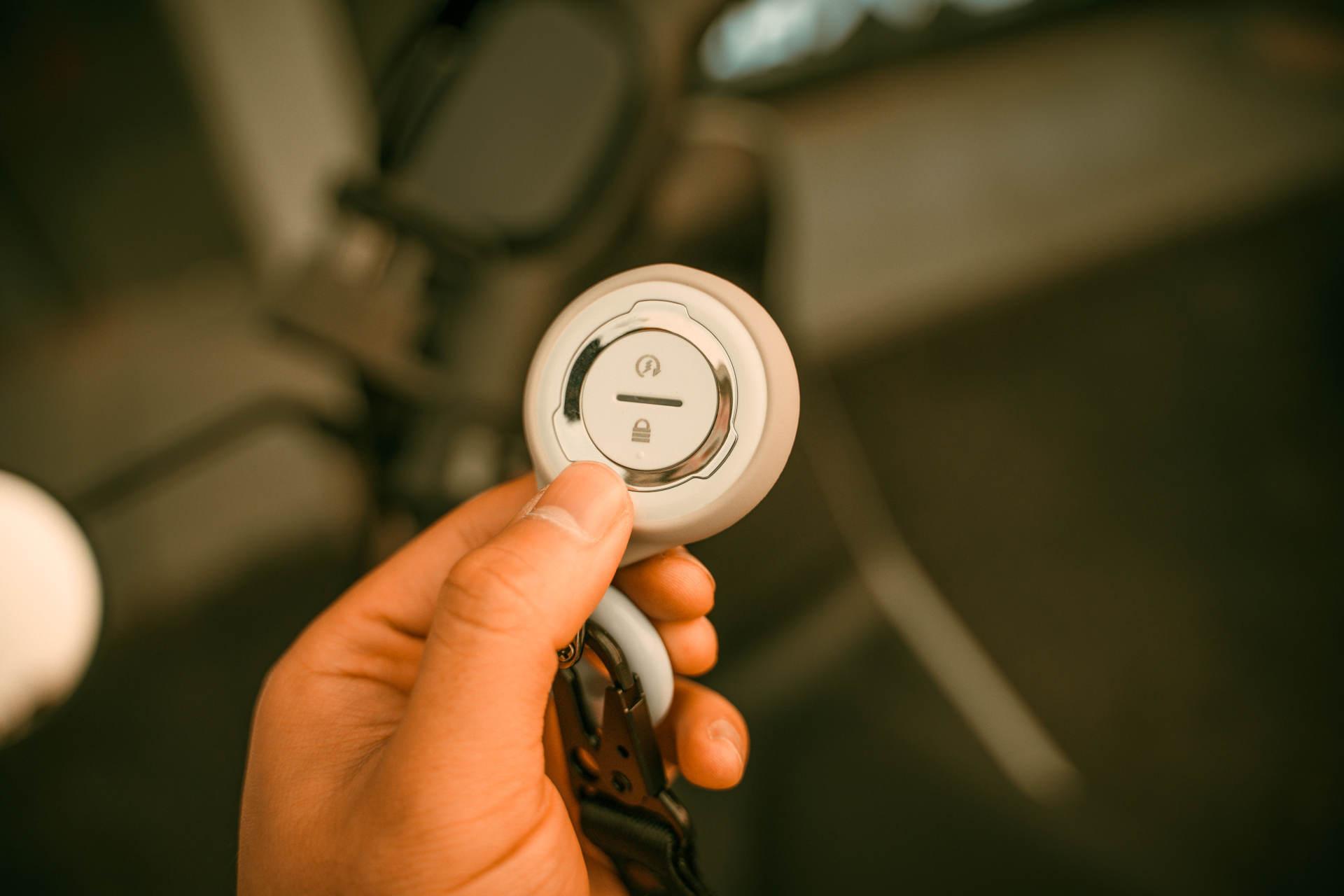 近2.1W的电动摩托车，体验如何？九号E200P MK2测评 - 知乎