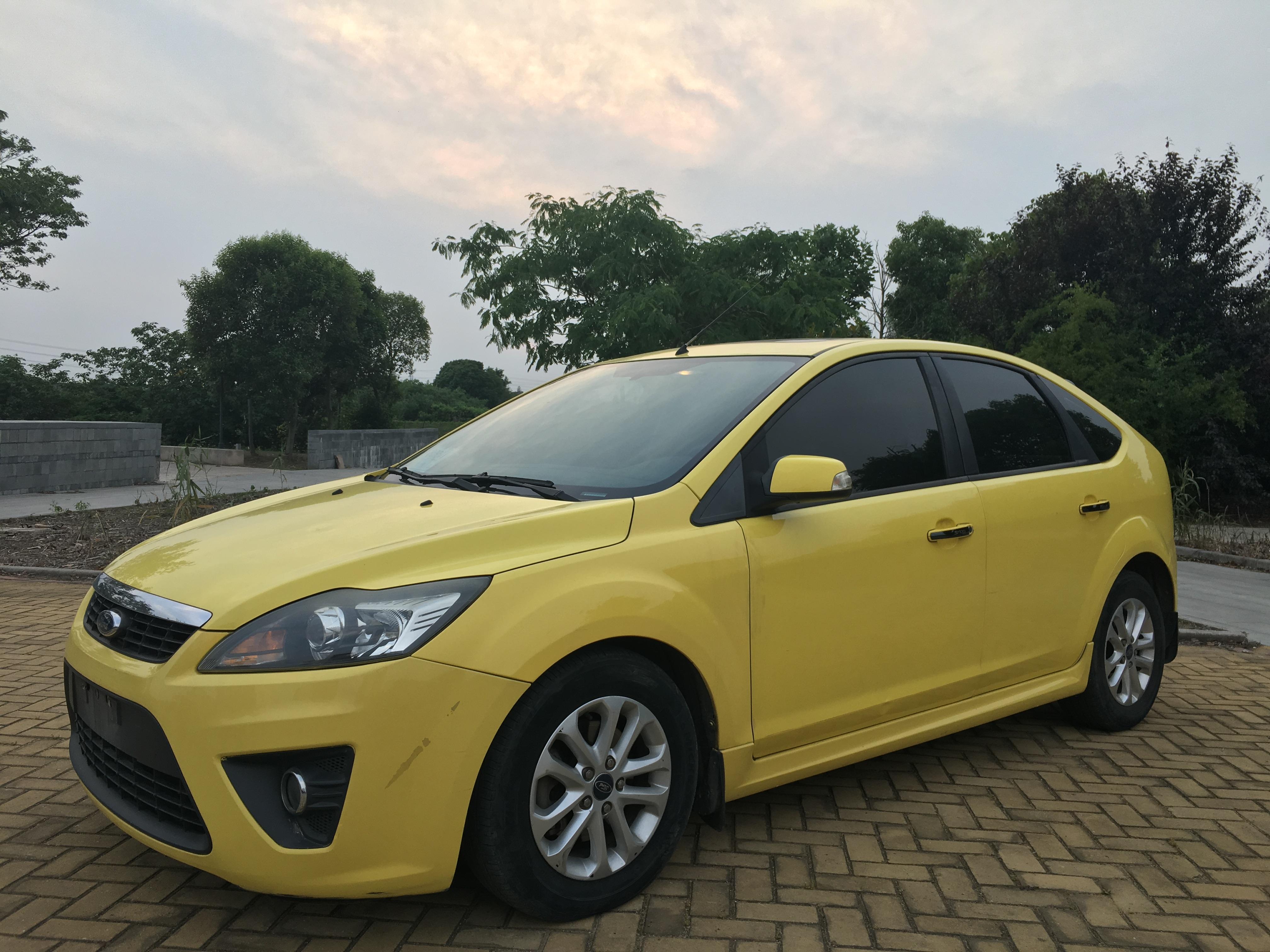 11年的经典福克斯，曾经的操控标杆，就是油耗太高吃不消！ - 知乎