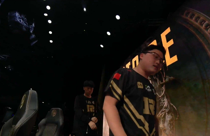 框评RNG vs FPX：天上剑仙三百万，遇我也须尽低眉！ - 知乎