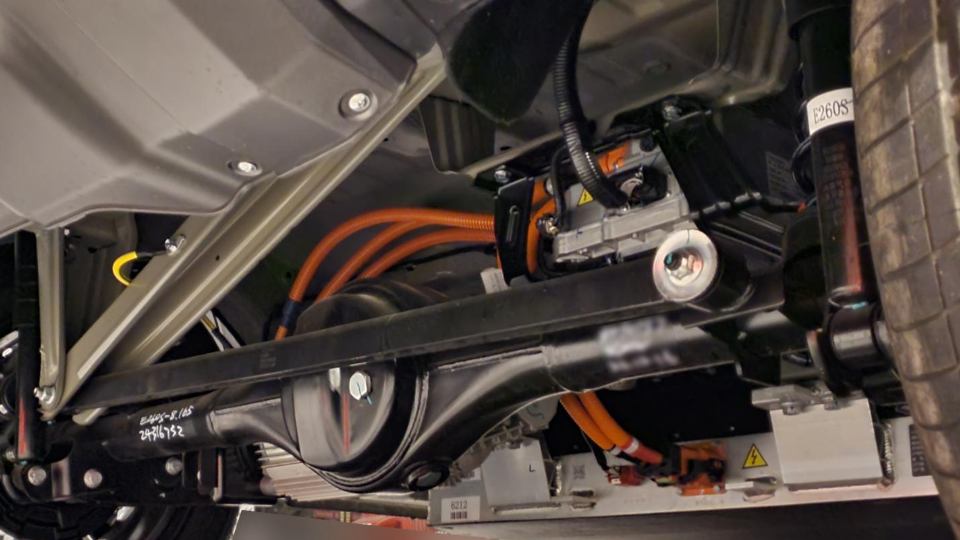 不能越野挺可惜，303km续航的宝骏悦也，真能值9万？ - 知乎