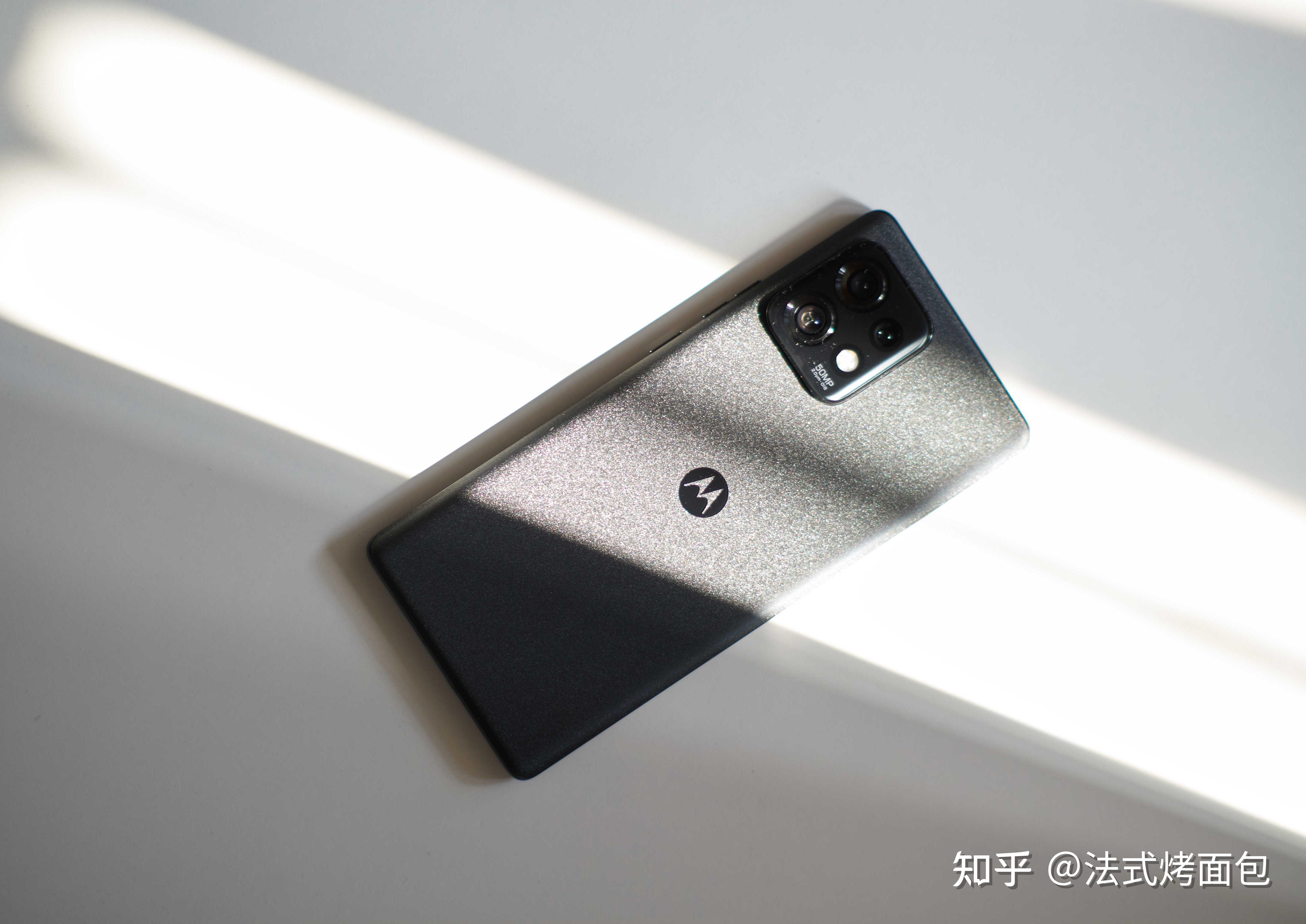 曲面新旗舰！moto X40是否值得购买？ - 知乎