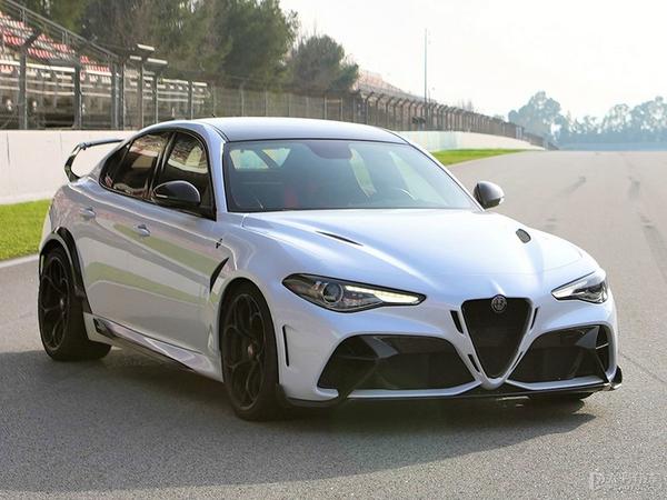 阿尔法·罗密欧Giulia GTA实车 年内入华 - 知乎