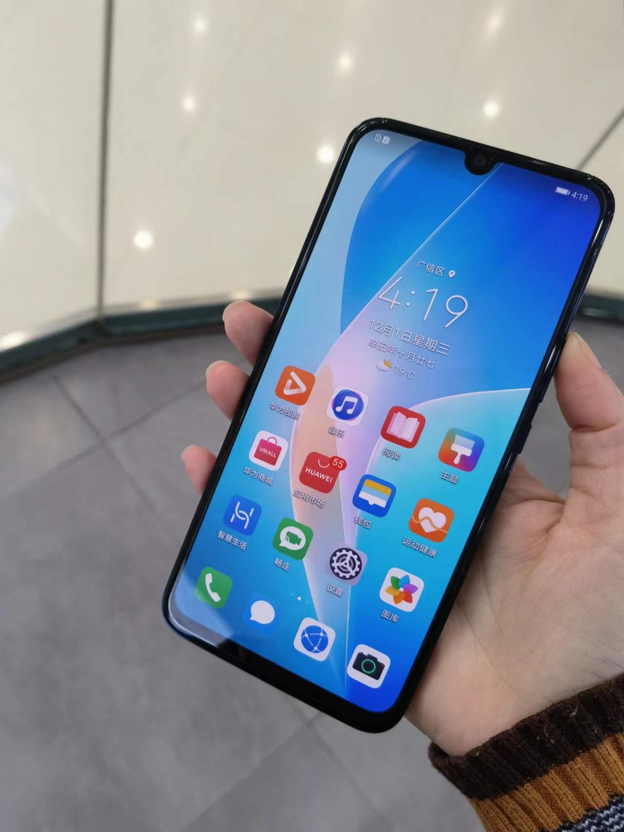 荣耀50SE和华为nova8SE价格差不多，买哪款更好？