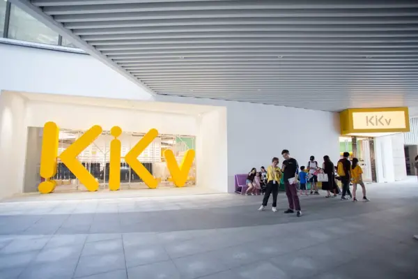 外资退潮，购物中心谋变，新一代主力店KKV凭何爆发？ - 知乎