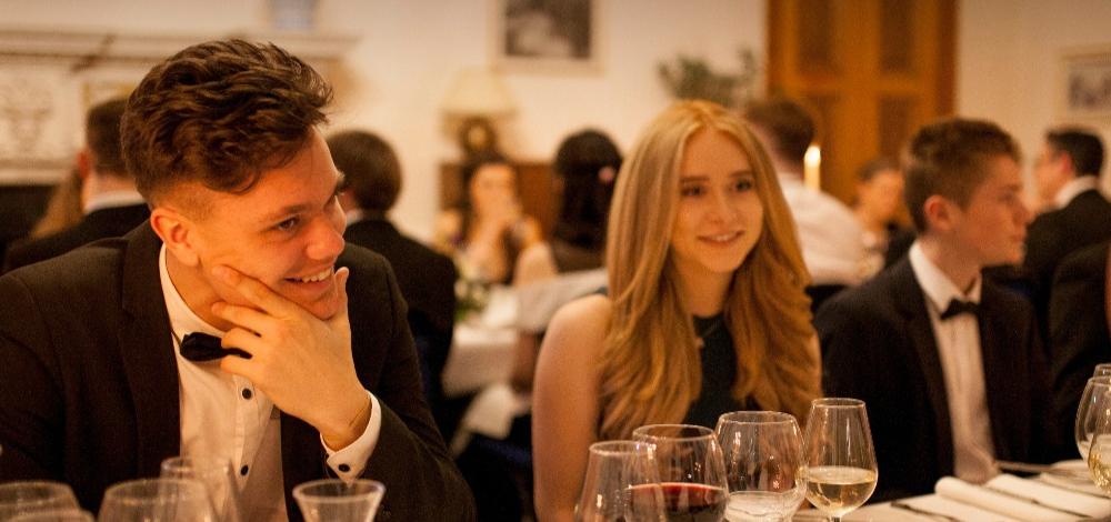 Embley School | 在南丁格尔的家里上学是一种什么体验？ - 知乎