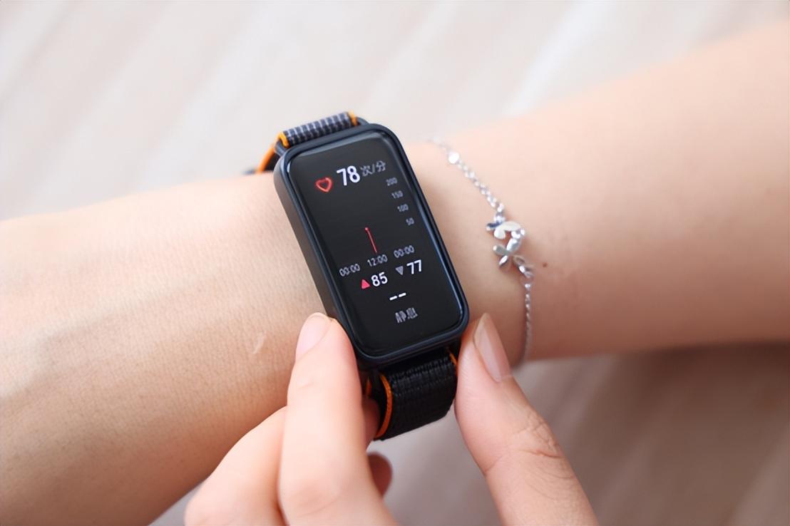 强续航轻佩戴，华为手环8评测 - 知乎
