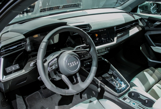 全新一代奥迪A3L来了，预售价21万元起，网友：有好戏看了 - 知乎