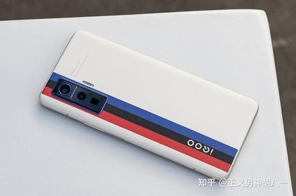 iQOO 8系列怎么样，iQOO8、iQOO8 Pro 值得买吗？和iQOO7相比有什么提升点？