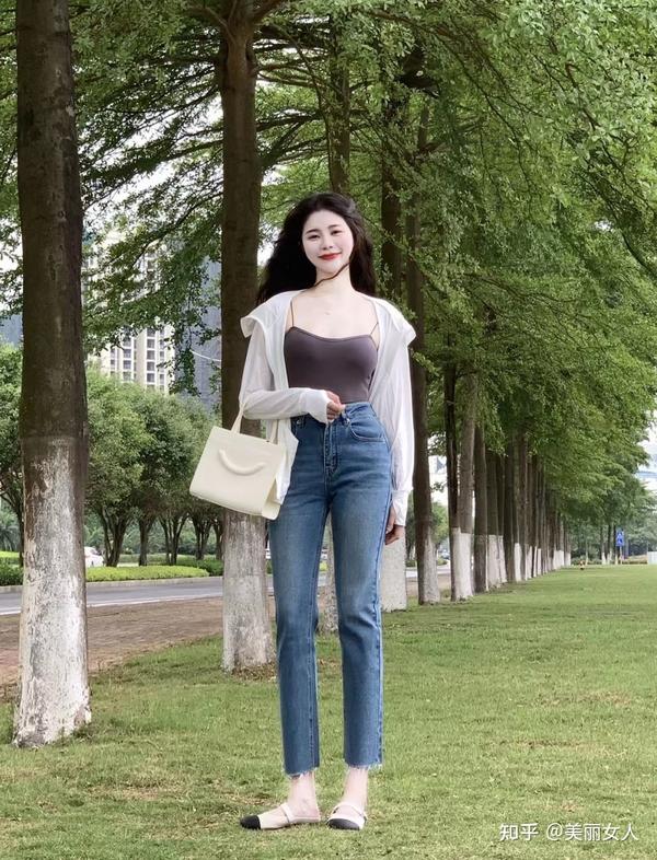 微胖的女生穿什么衣服好看？微胖女生夏天显瘦穿搭 知乎