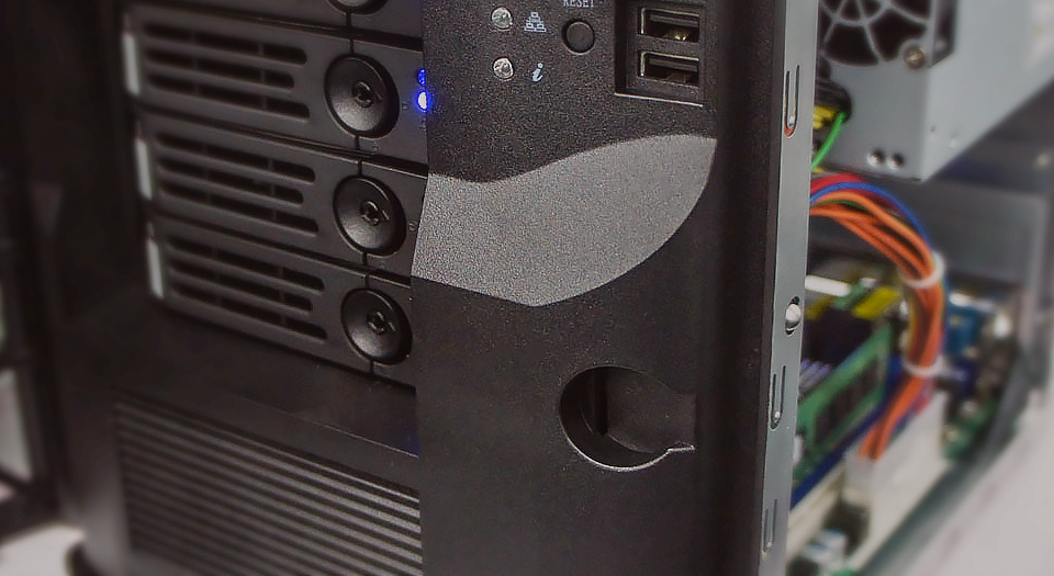 秒杀“黑群晖”？如何用FreeNAS搭建，可远程访问的NAS? - 知乎