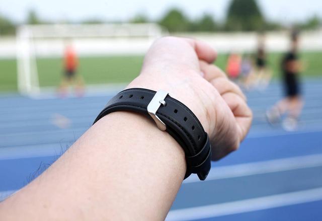 血压血氧全检测，aigo国民好物FW02智能手表测评 - 知乎