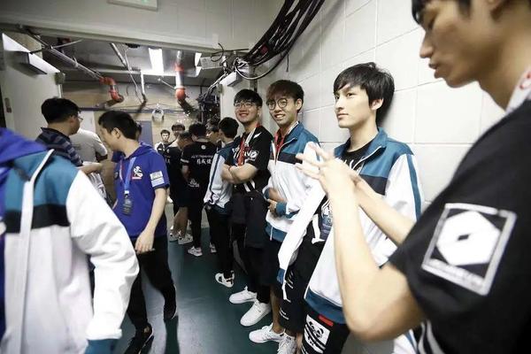 五年了！AME终归意难平，醉后抱住Maybe说对不起！Chalice与LGD的过节 - 知乎