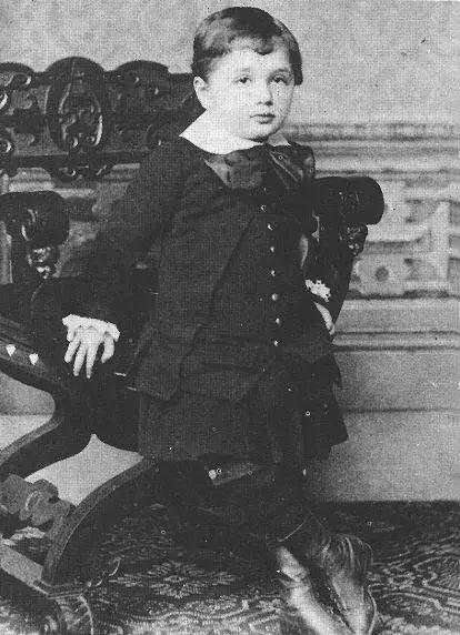 20张照片，看完爱因斯坦的一生 - 知乎