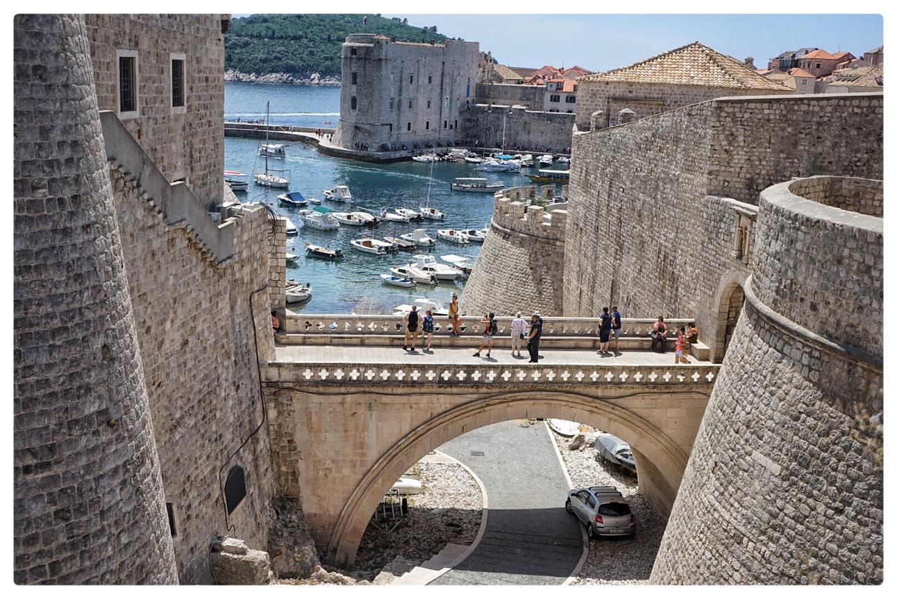 《权力的游戏》快开始了，君临城最美妙的季节也快到了 | 克罗地亚 - 知乎