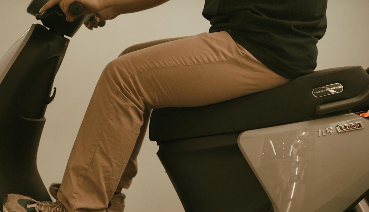 近2.1W的电动摩托车，体验如何？九号E200P MK2测评 - 知乎