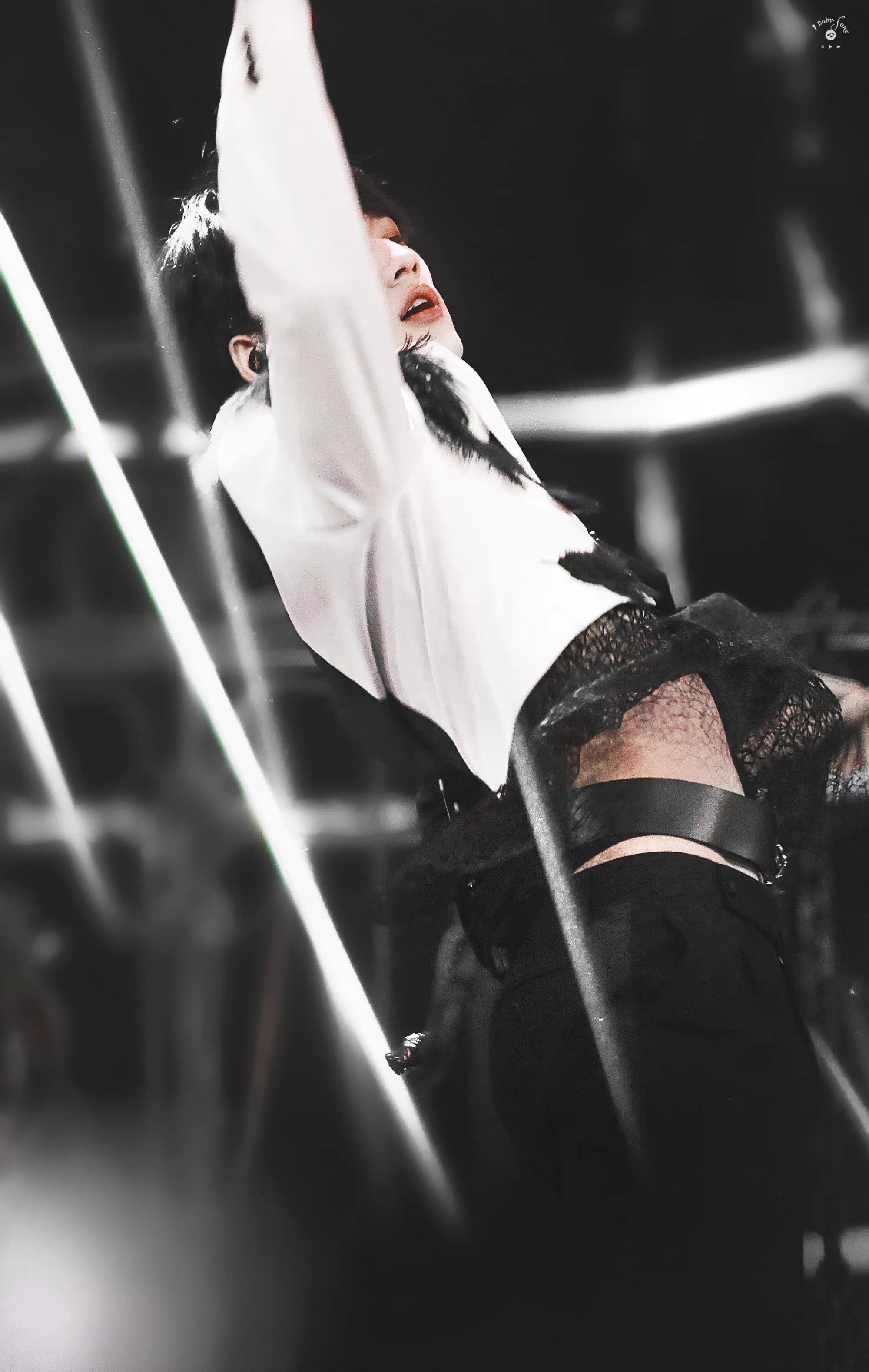 恭喜宋亚轩！翻跳舞蹈 《cri/minal》直拍B站播放量破「九百万」！！ - 知乎