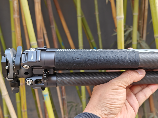 相机手机两用碳纤维三脚架 轻便稳定小巧便携 - 知乎