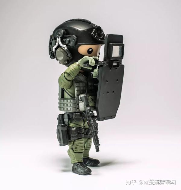 警队都采购？香港警察反恐特勤队CTRU十周年人偶来了！ - 知乎