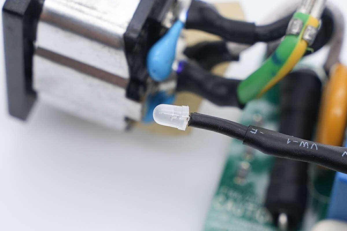 拆解报告：DELL戴尔1100W白金服务器电源L1100E-S0 - 知乎