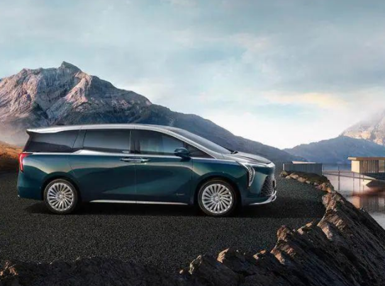 搭载全新logo 别克GL8世纪即将上市 - 知乎