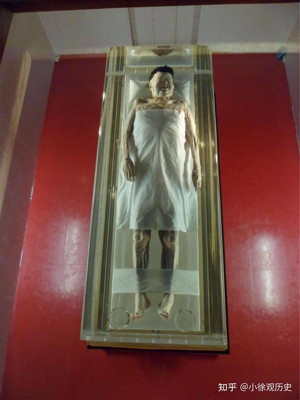 九江挖出穿开裆裤的女尸，历经700年却丝毫不腐，专家：比肩辛追 - 知乎