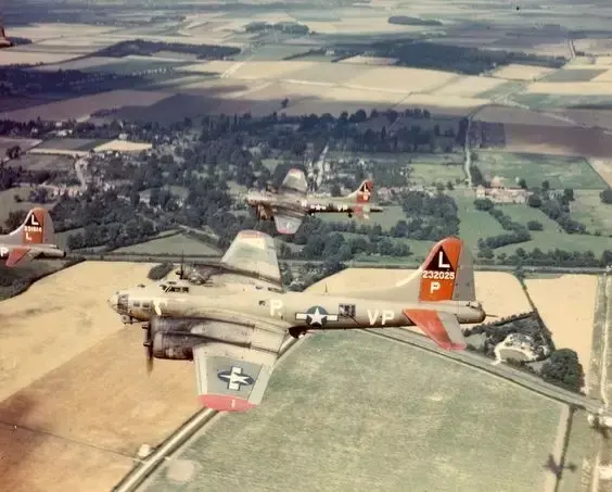 杀出炼狱，空中堡垒B17战场实录 - 知乎