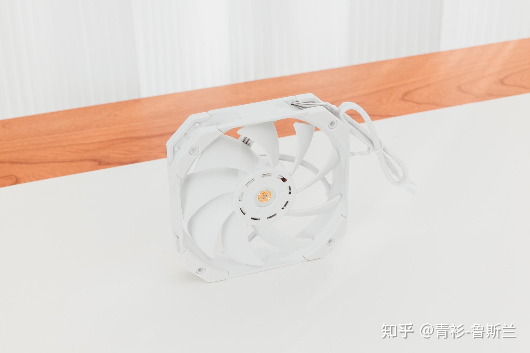 11L显卡直插ITX主机，机械大师E24T能量盒装机分享 - 知乎