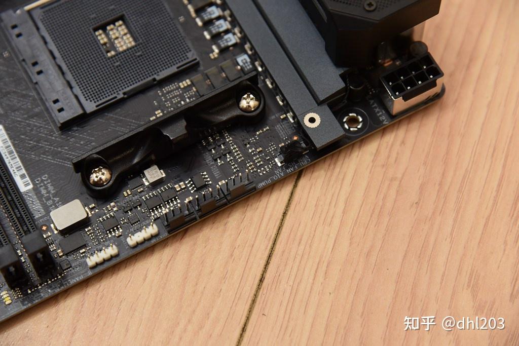 618装一台帅气的ITX主机！6.5L小钢炮打败全国98%电脑 - 知乎