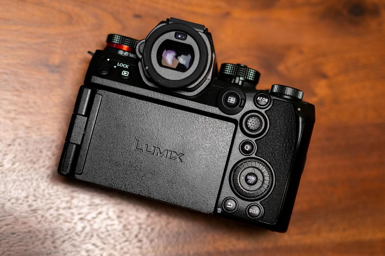 低感实力出众！松下LUMIX S1M2动态范围测试出炉 - 知乎