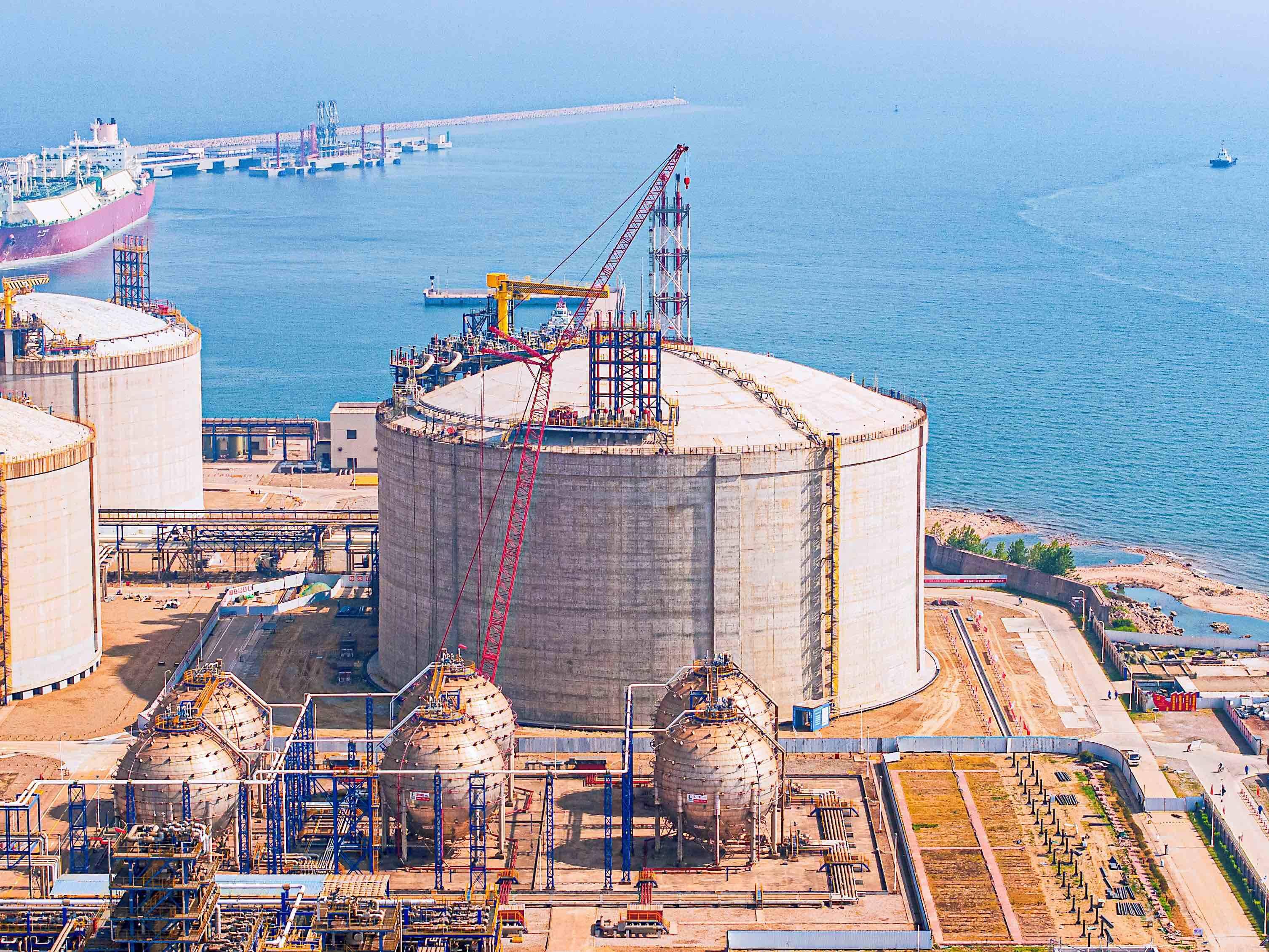 国内首台27万方LNG储罐机械完工 - 知乎