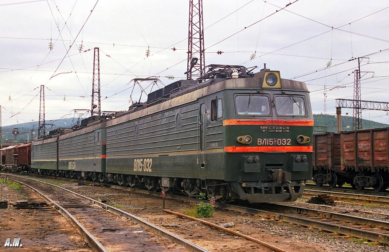 【铁道科普】苏联直—直流电传动电力机车的巅峰之作——VL15型电力机车 - 知乎