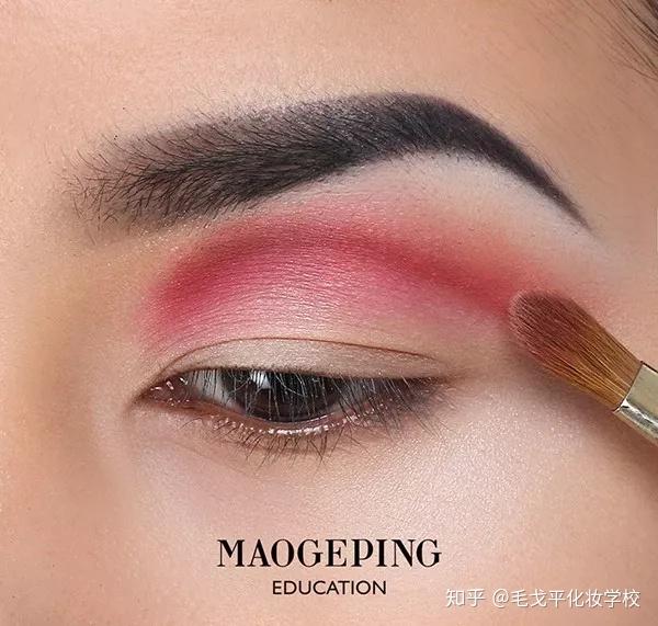 欧式深邃大眼妆怎么画?这样画眼妆才是真的漂亮! 知乎
