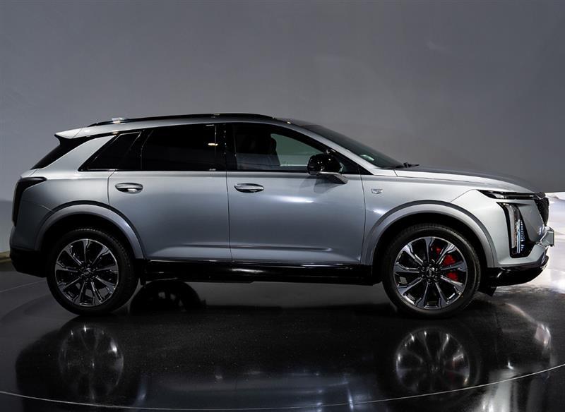 豪华中型SUV新卷王，全新凯迪拉克XT5限时预售27.99万起 - 知乎