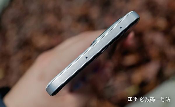 荣耀Play5配置参数盘点，天玑800U+66W快充，拿什么与其他竞品比？